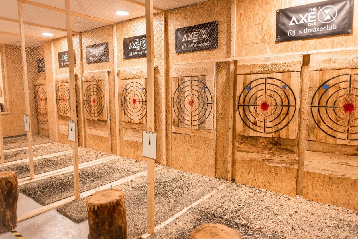 Reserva tiro de hacha en Barcelona - The Axe Club